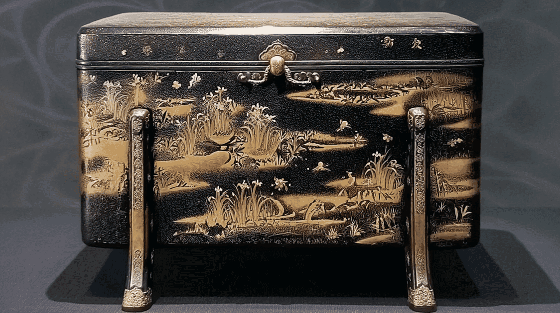 Small Chinese Chest with Sawachidori Design and Mother of | Wakayama ...